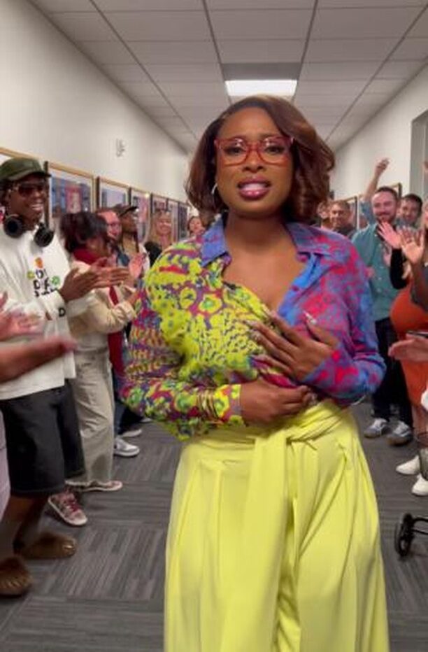 Jennifer Hudson Lights Up the Spirit Tunnel in Bold Prints & Big Energy ...