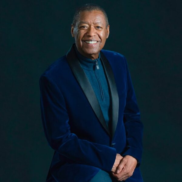 5 Essential Ron Kenoly Songs to Remember the Gospel Legend ...