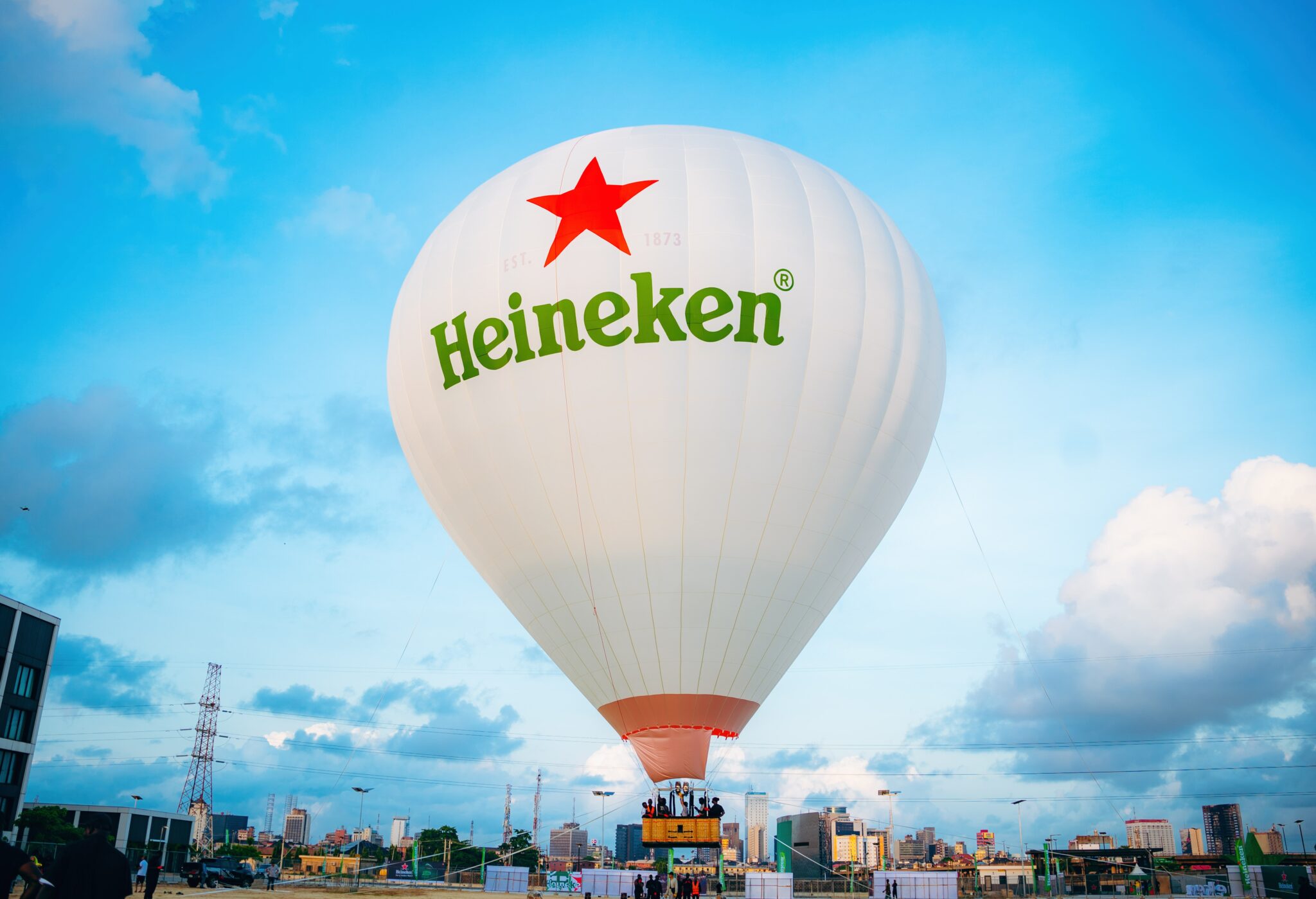 Heineken House Experience: Multi-Sensory Consumer Experience Hot Air ...