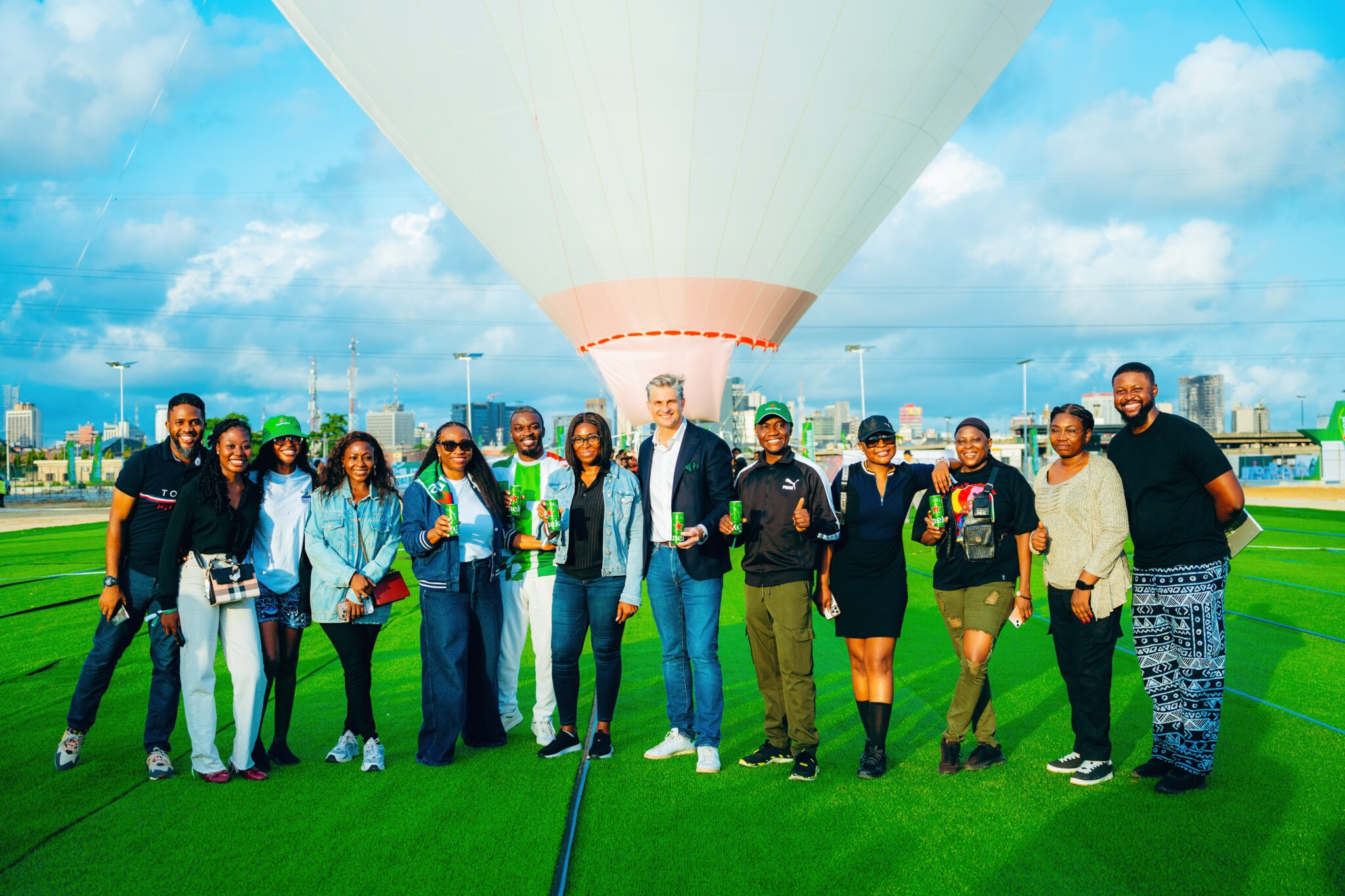 Heineken House Experience: Multi-Sensory Consumer Experience Hot Air ...